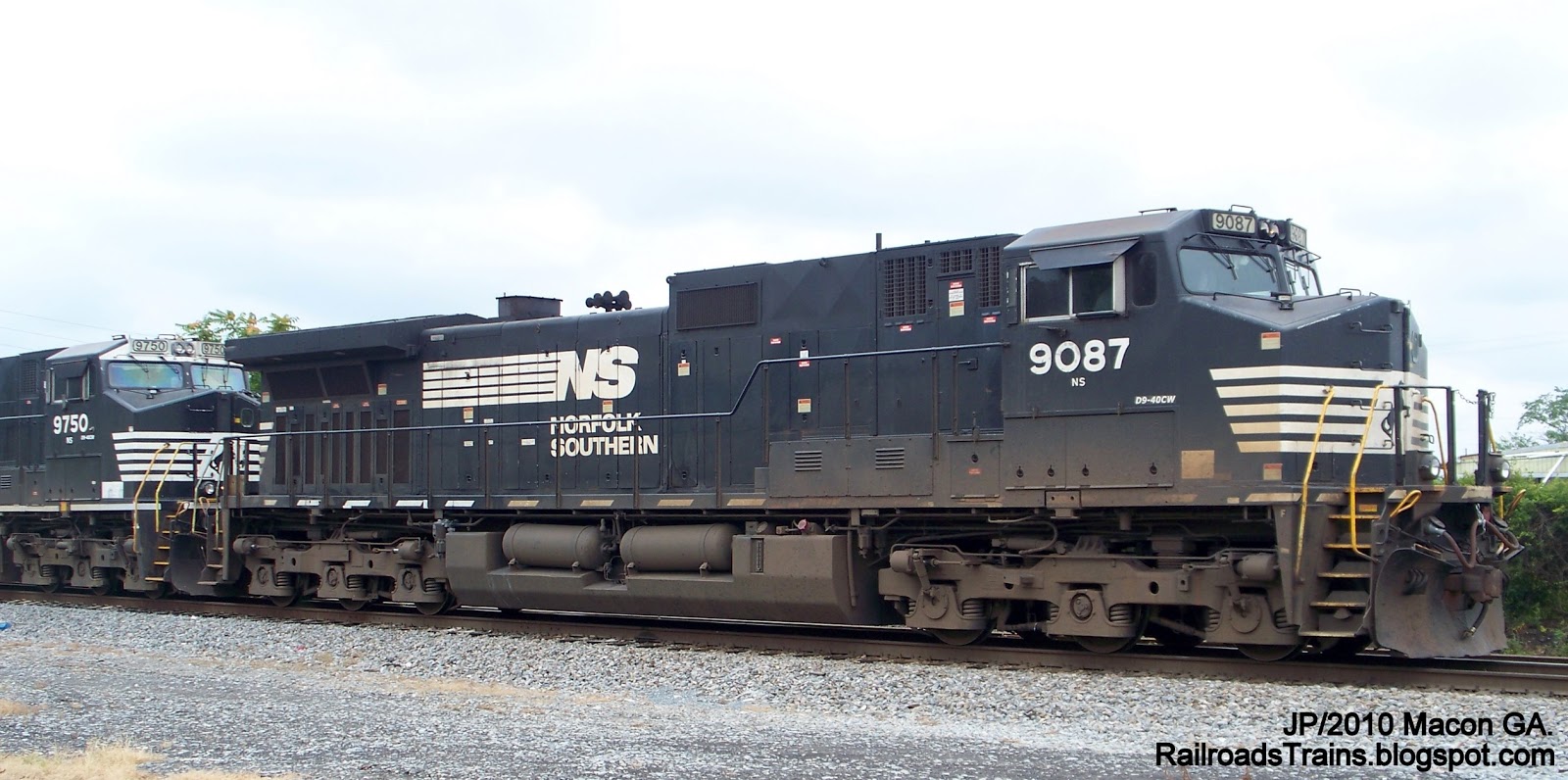 RAILROAD Freight Train Locomotive Engine EMD GE Boxcar BNSF,CSX,FEC,Norfolk Southern,UP,CN,CP ...