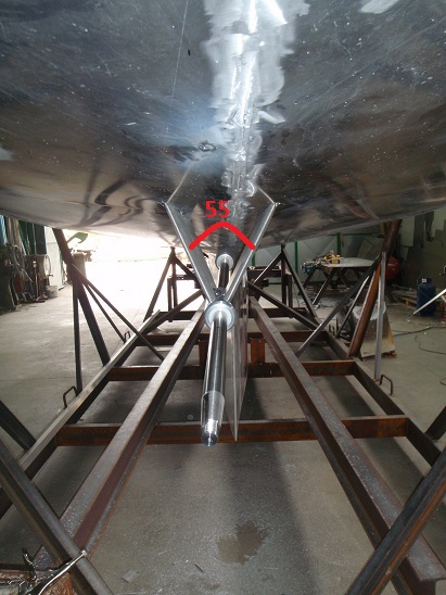 OndaNera: Stern Tube and Propeller Strut