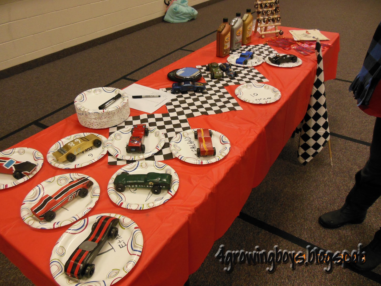 4 Growing Boys: Pinewood Derby Time