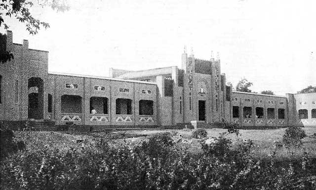 Batangas: Save the Bauan Municipal Hall & Bauan East Central School ...