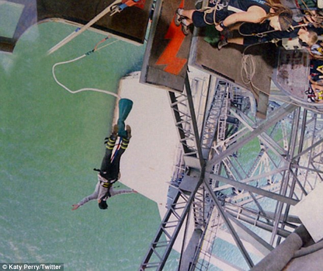 Katy Perry: KATY PERRY HACIENDO BUNGEE JUMPING