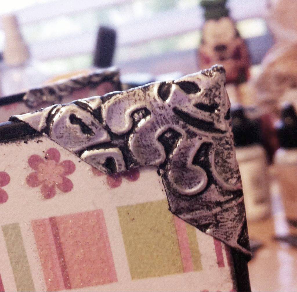 Scrappin' Wendy's Way: More Metal Art - Book Corners