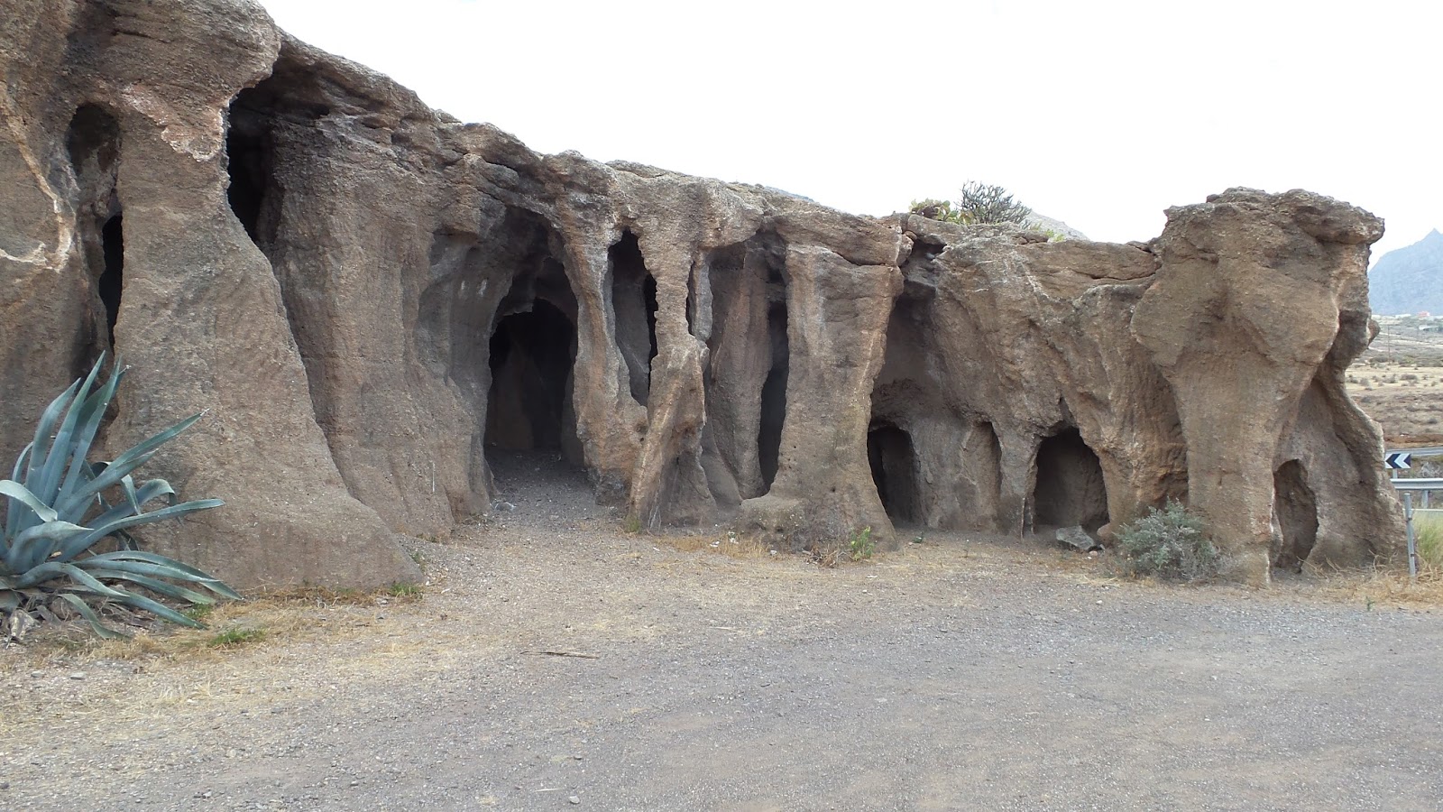 Auf der Sonneninsel Gran Canaria befinden sich zahlreiche Höhlen- und ...