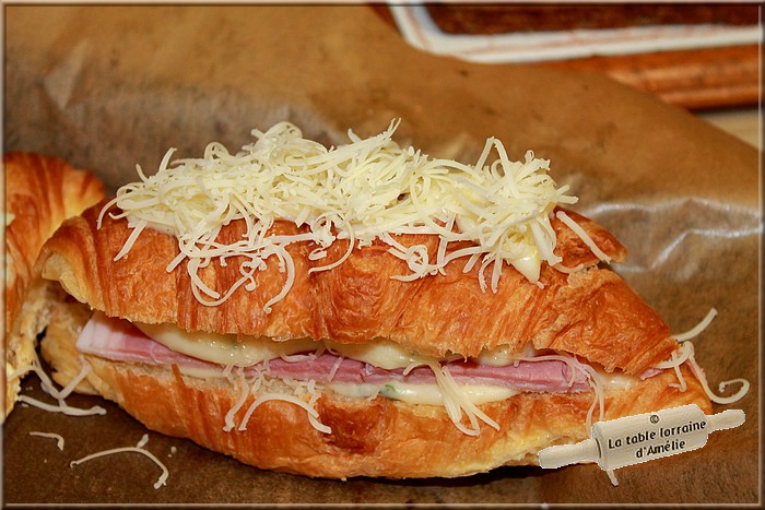 LA TABLE LORRAINE D'AMELIE: Croissant au jambon de pays béchamel au Comté