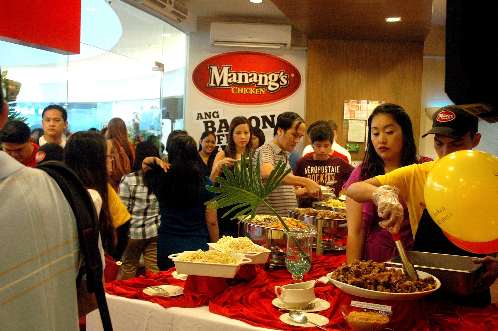 DUDE FOR FOOD: Food News: Manang's Chicken Opens in Visayas Avenue