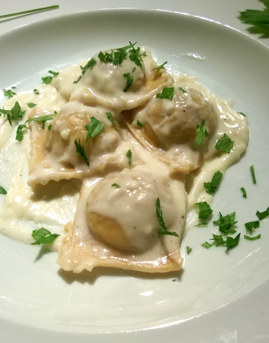 Ravioli en brodo and with Alfredo vodey oh dough!