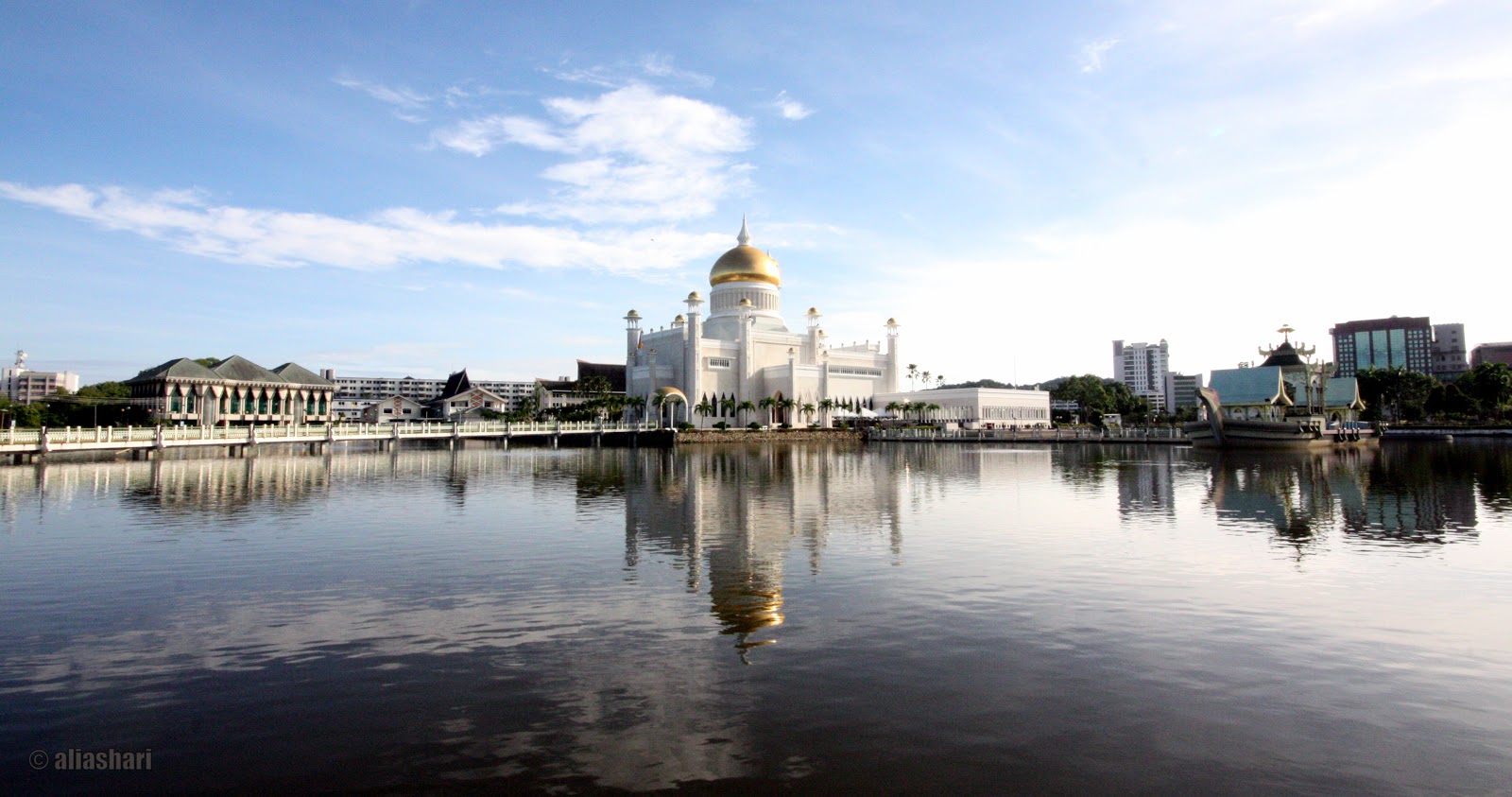 Galeri Potret: # 137 Masjid Sultan Omar Ali Saifuddin ( SOAS Mosque ) BSB