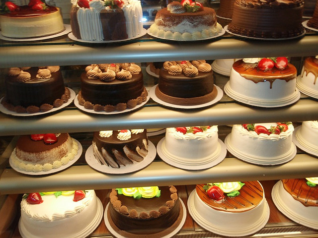 Let's Eat with Highly Flavored SC: Eat the cake Anna Mae!...lol