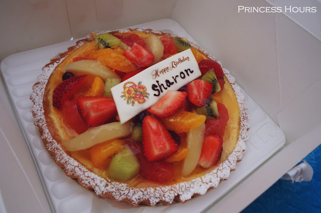 PRINCESS HOURS: Beach Party