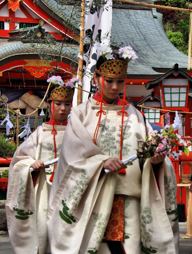 Miko Shrine Maidens | Japan Experience