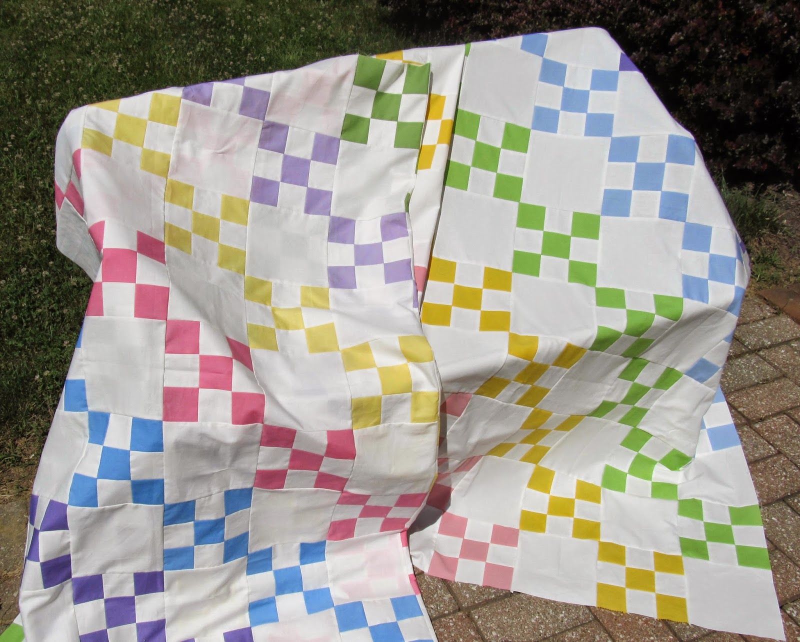 Jayne's Quilting Room: Pastel Nine-Patches