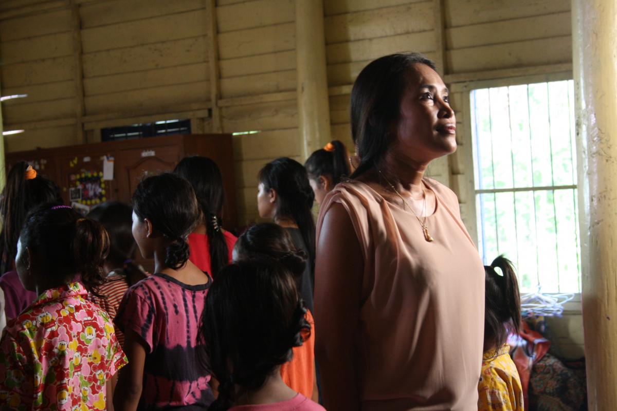 Rea: "A drop of Golden Sun": The Power of a Mothers Love or Somaly Mams ...