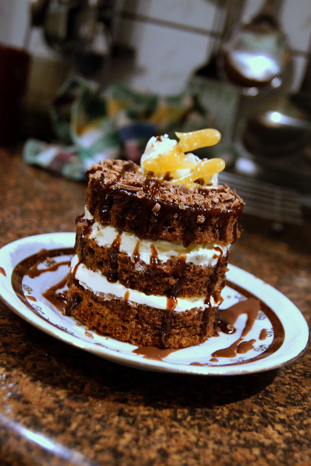 Teen's Kitchen: Czekoladowy mini tort z kremem budyniowo-maślanym