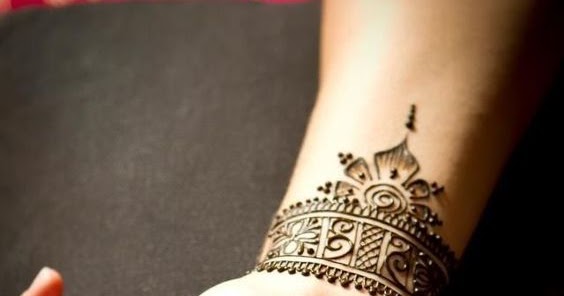 ¿Qué es la henna, qué beneficios tiene y cómo se aplica?