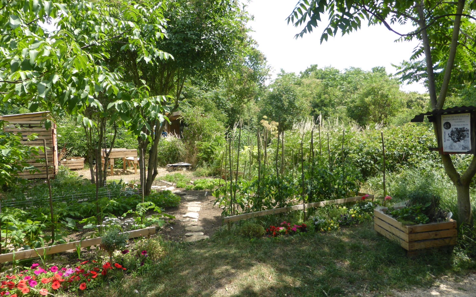 Bleu de Prusse: Tous au jardin