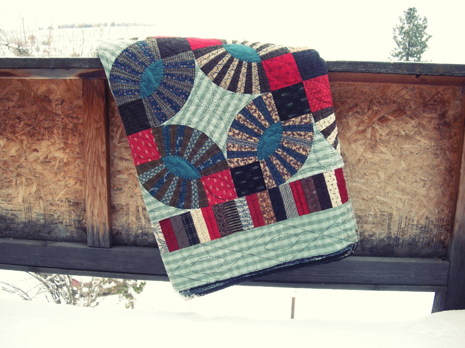 Quilty Folk: My Beautiful Pickle Dish Quilt is Finally Completed!
