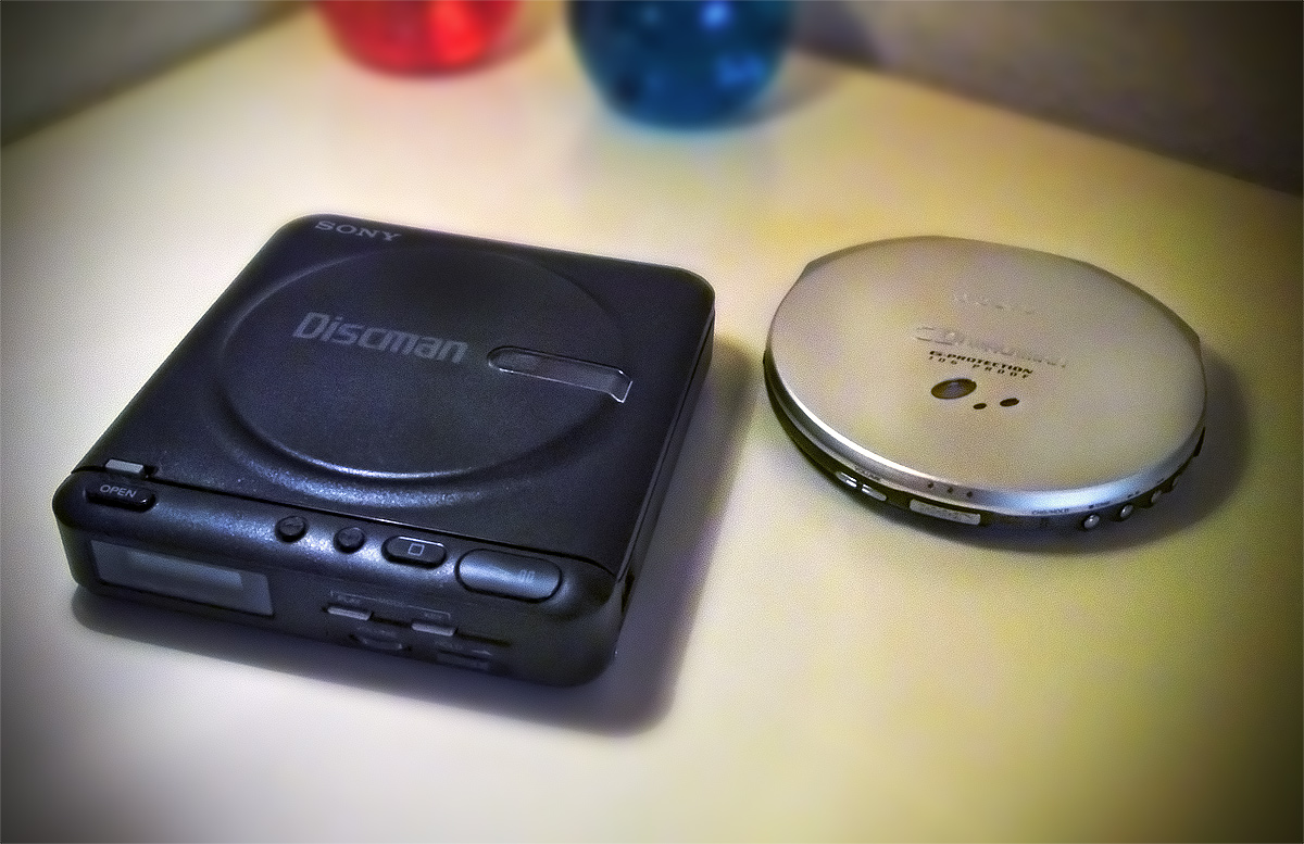 Marlene's Musings: Another vintage portable CD player comparison!