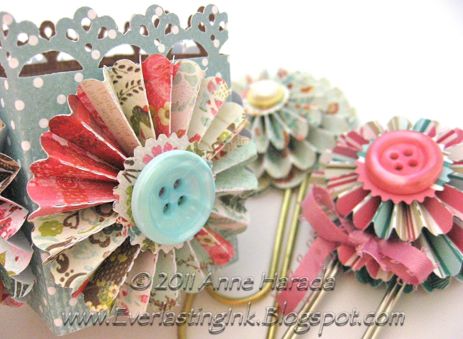 Everlasting Ink: Fan Fold Flowers Gone Wild!