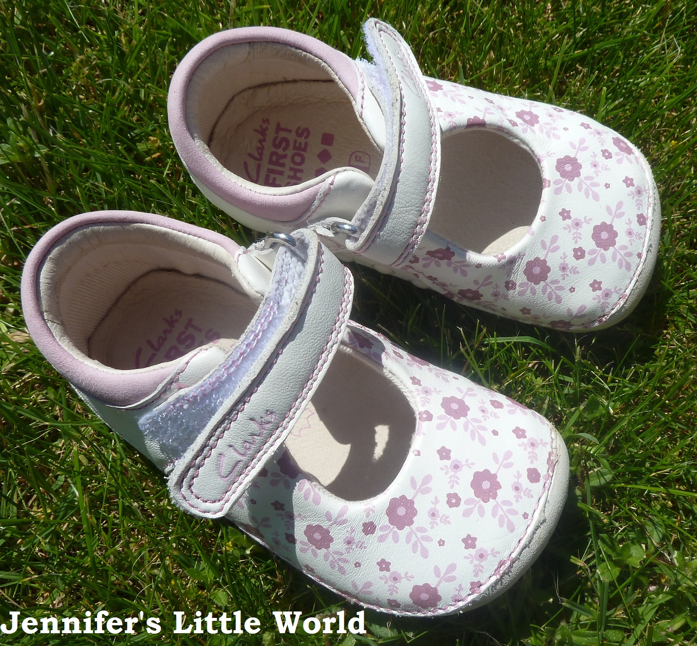 Jennifer's Little World blog - Parenting, craft and travel: First shoes Jennifer's Little World blog - Parenting, craft and travel: First shoes