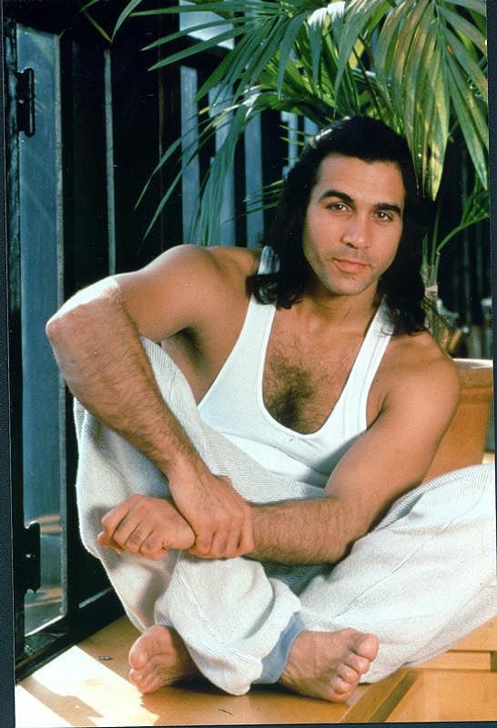 menggok blogs: Adrian Paul hot pictures