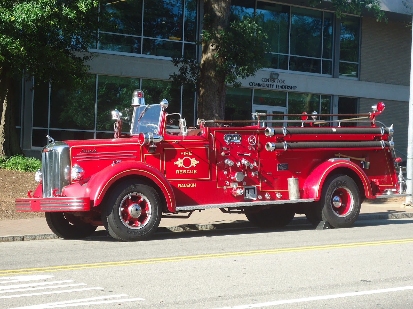 Trailer Trad: Four Alarm Fun! A 1940s Fire Engine Rolls through Raleigh