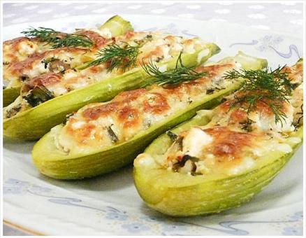 GİRİT YEMEKLERİ: Peynirli Kabak ( PABUCAKİ )