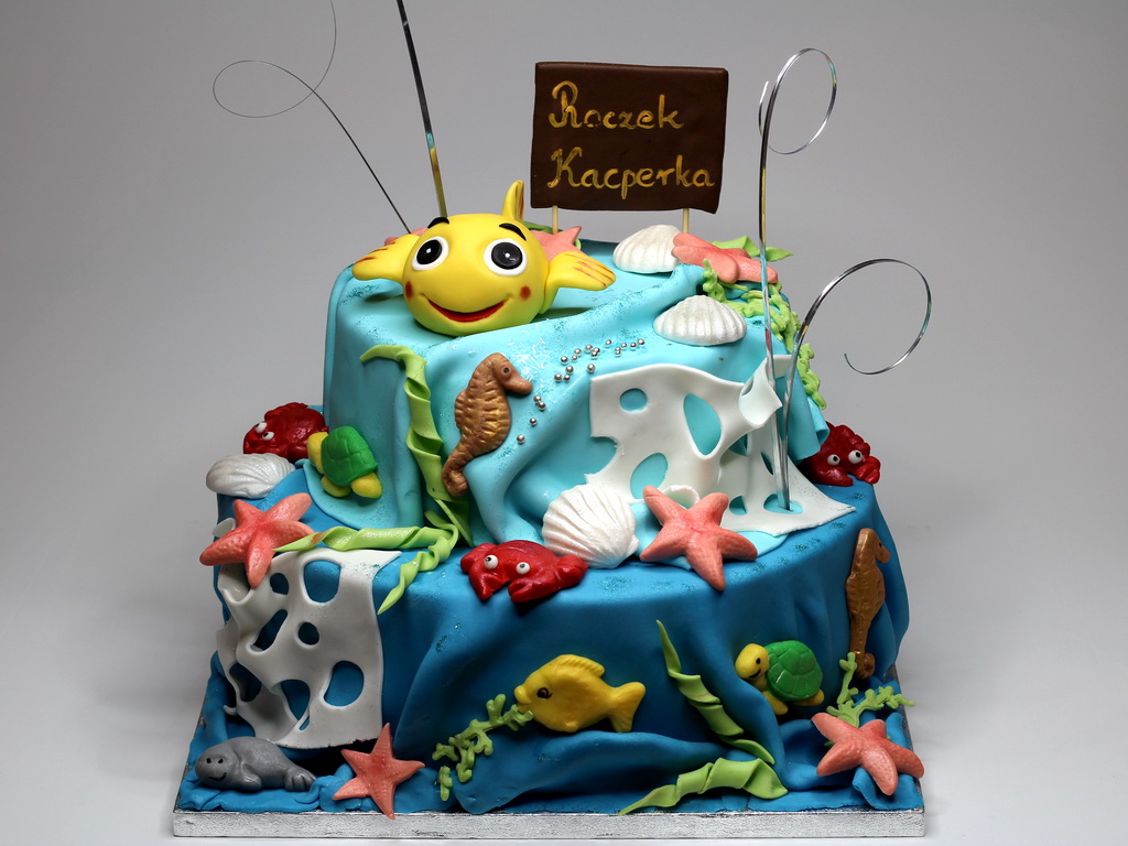 London Patisserie: Coral Reef Cake, London