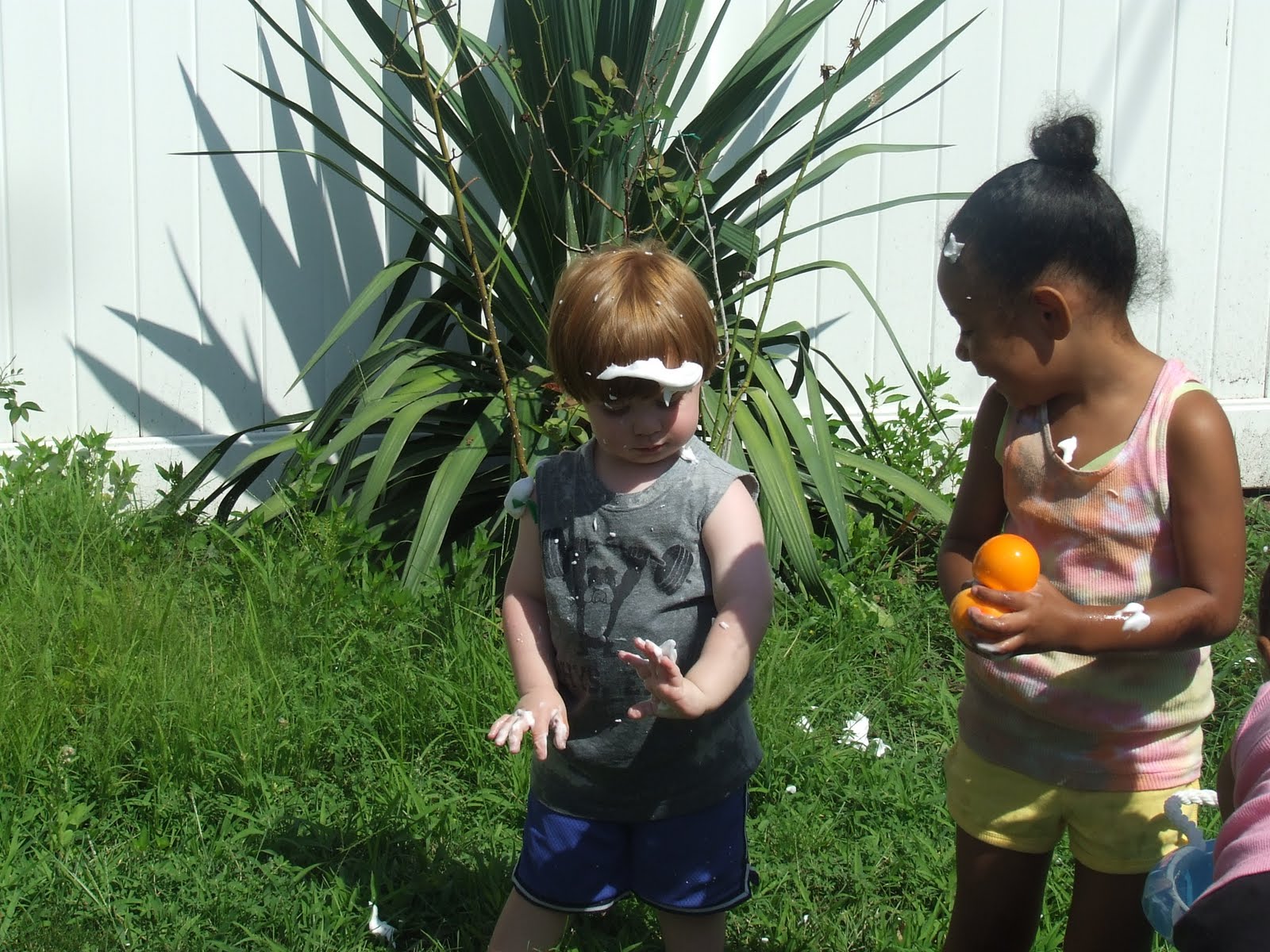 The ramblings and adventures of a SAHM: Messy Summer Fun... Week 4 ...