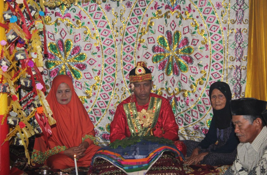 Alvira Dwi Utami: Ciri Khas Kegiatan Pernikahan Suku Bugis Sulawesi Selatan