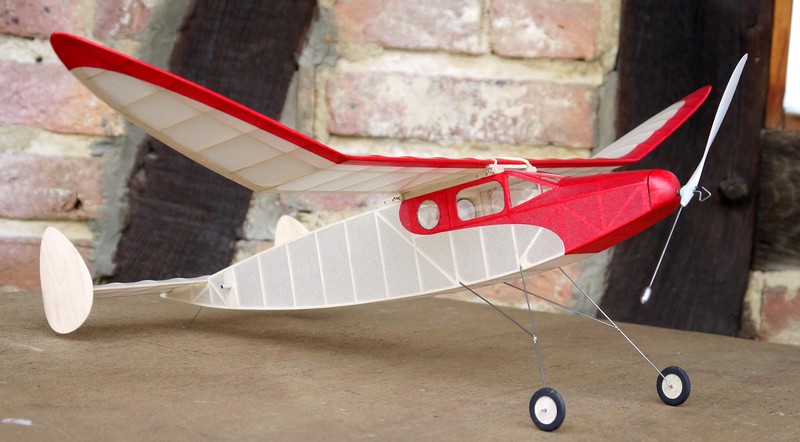 Free Flight -Vintage model airplane- cars-model retro avion et voiture ...
