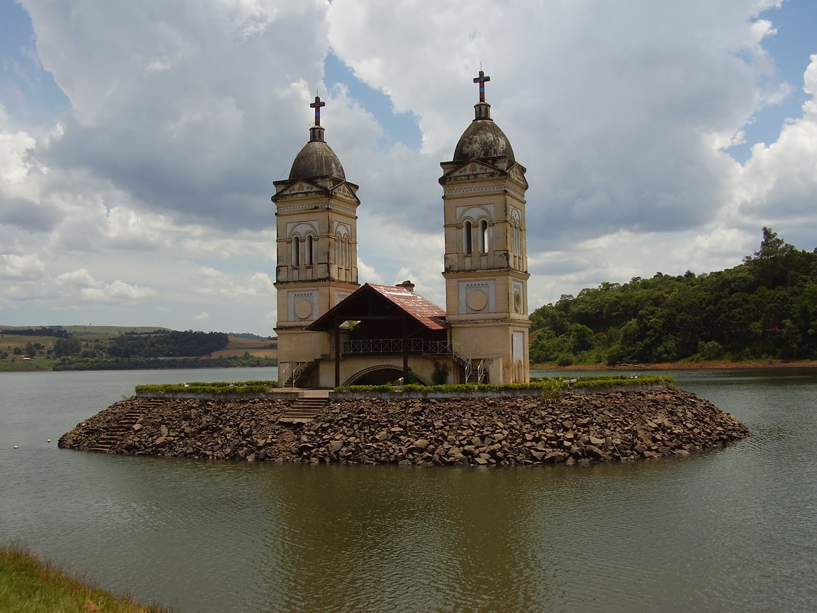 Turismo Longe ou Perto: Antiga Igreja do município de Itá - SC