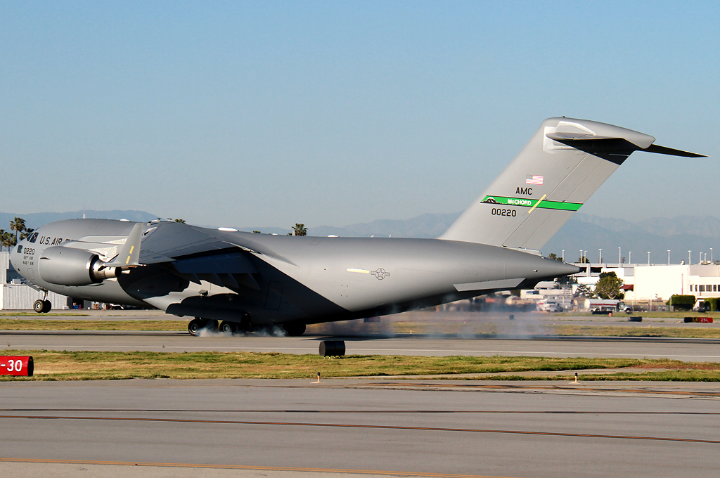 Aero Pacific Flightlines: New C-17A performs test flight