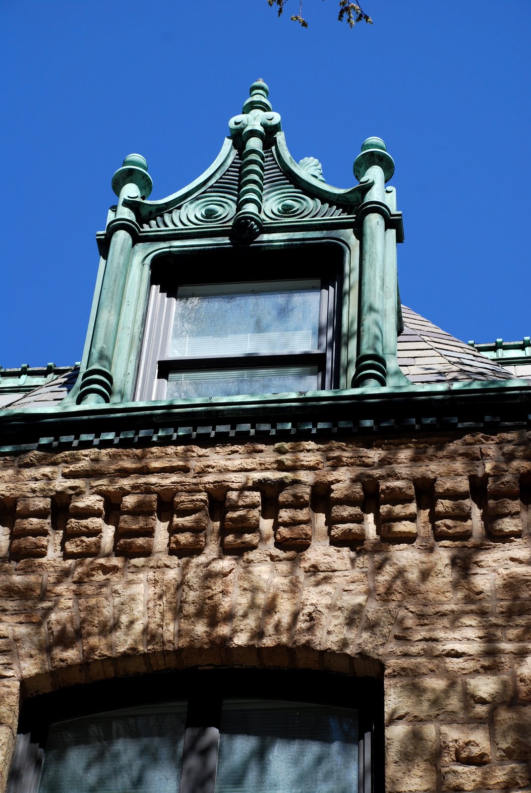 John Root's 32 East Bellevue Place | Connecting the Windy City