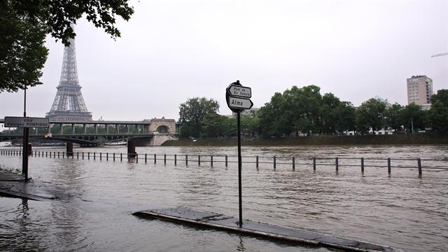 ASOCIACION ECOLOGISTA RIO MOCORETA: PARÍS INUNDADO , DESBORDO EL SENA