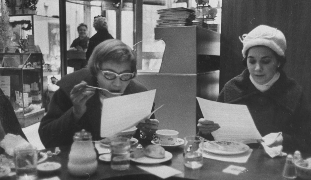 Shopping Days In Retro Boston: Retro Lunch at Schrafft's in Boston ...