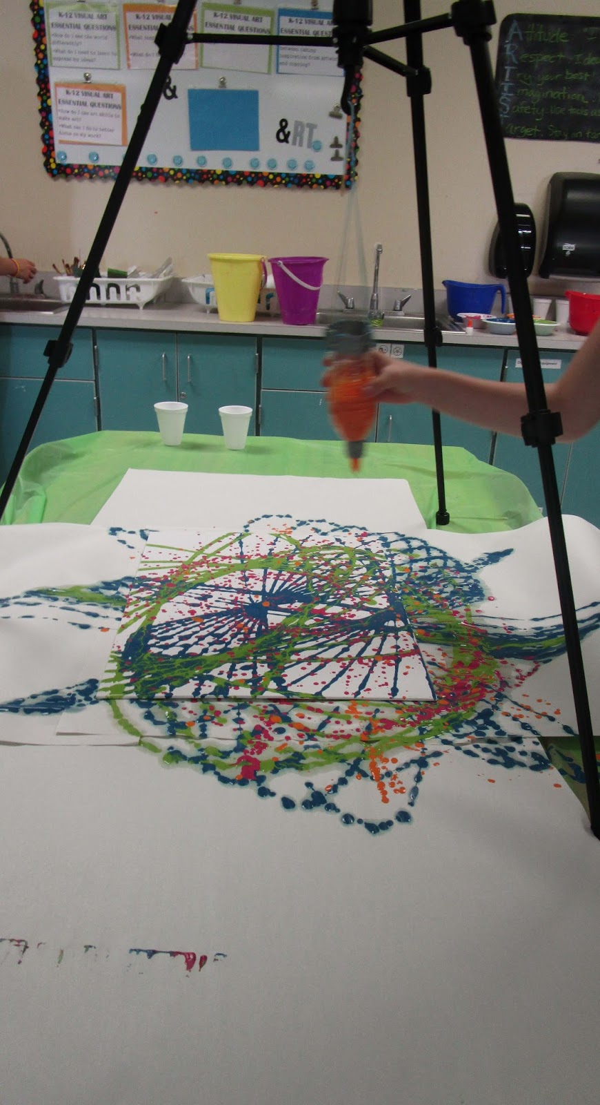 Hey, That's My Art Teacher: Pendulum Painting