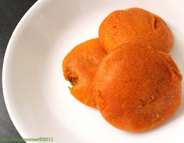 Mye's Kitchen: Potato Bajji/ Urulaikizhangu Bajji