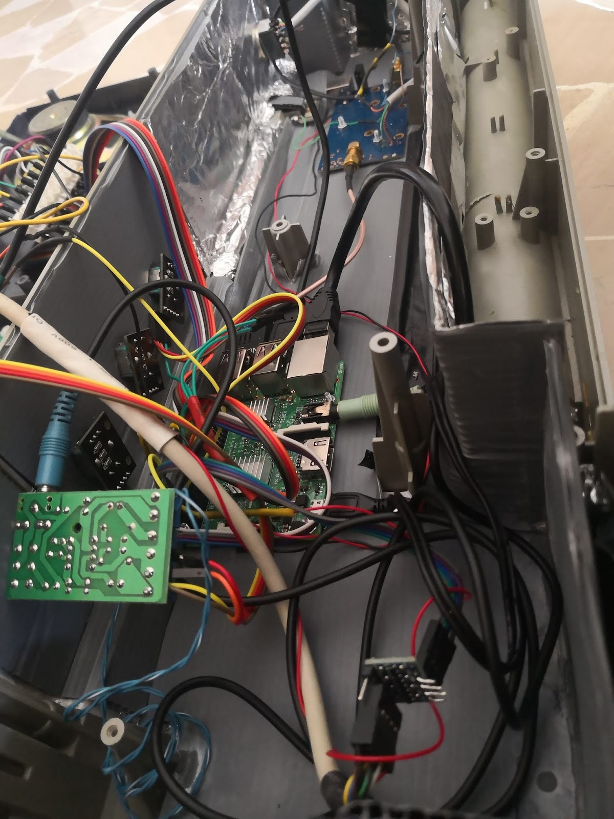 IU2MEH: RaspBRadio - A Raspberry Pi and RTL-SDR Based Boombox