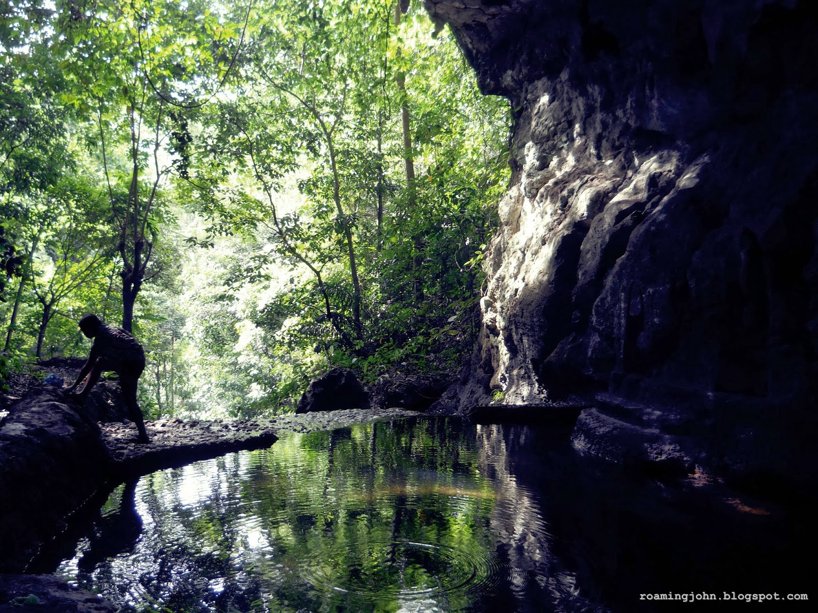 Roaming John: The BIG Itinerary (The Huge Bacolod-Iloilo-Guimaras Weekend)