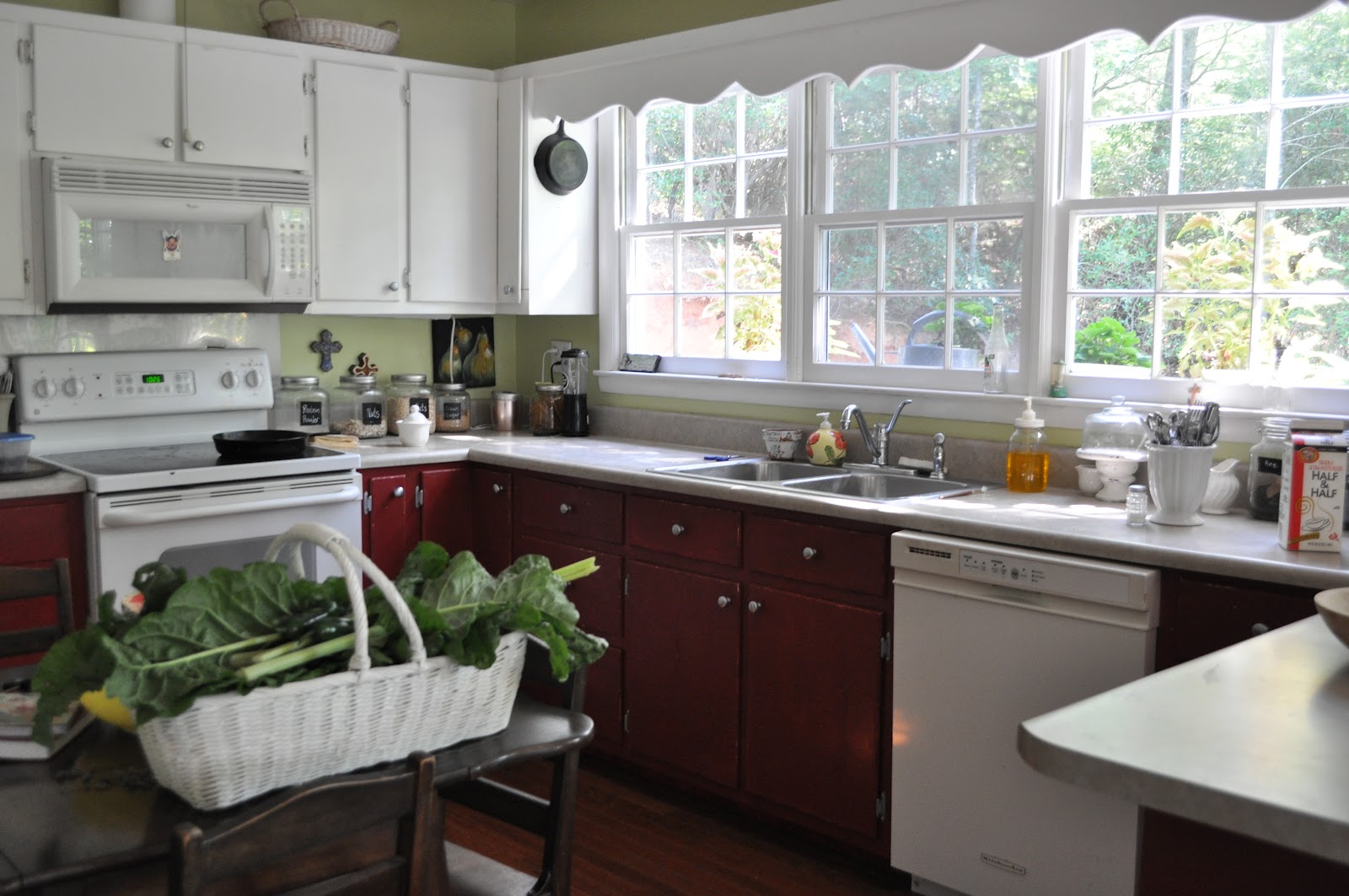 dwelling in the house: Impulsive Kitchen Mini-Makeover