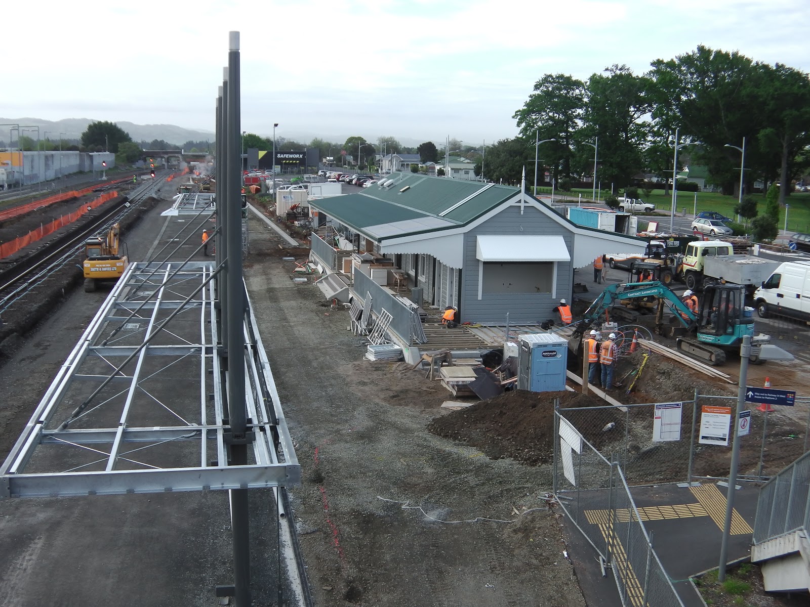 Papakura Station: Building and ballast