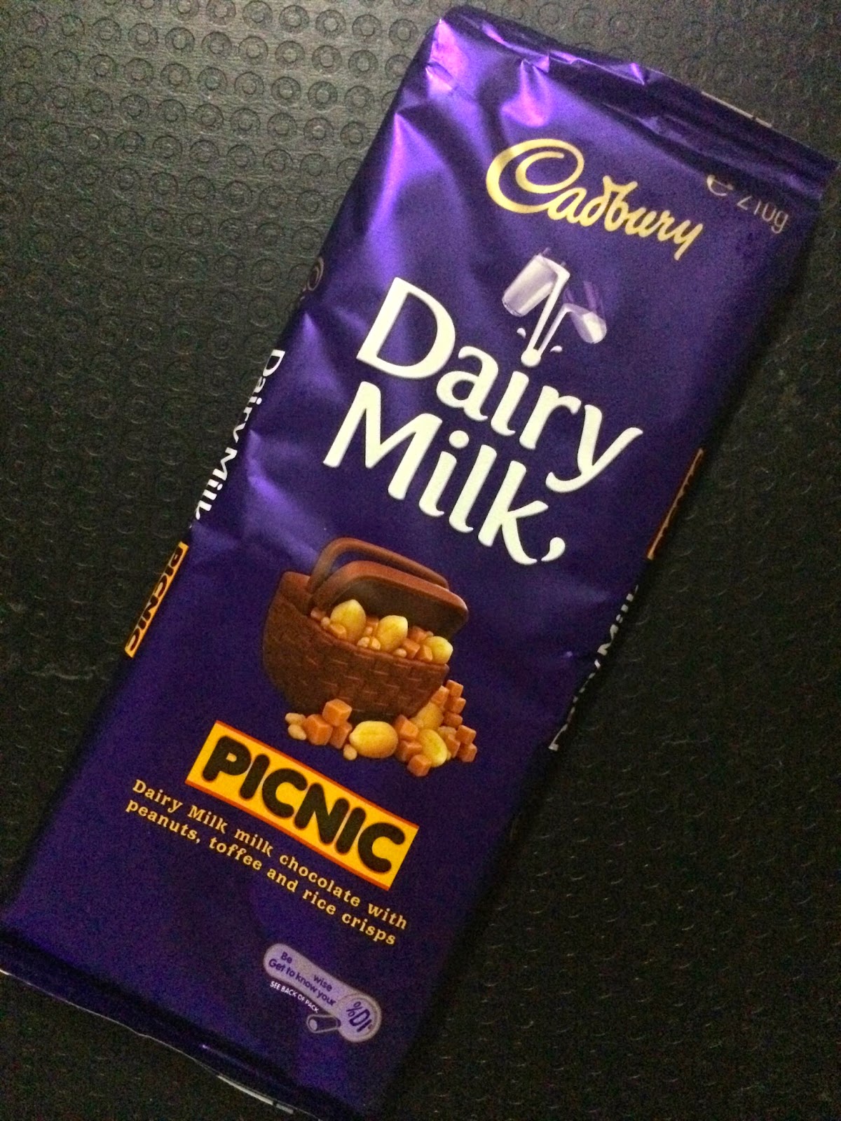 Snicks and Snacks: Snack Review: Cadbury's Picnic Share Block