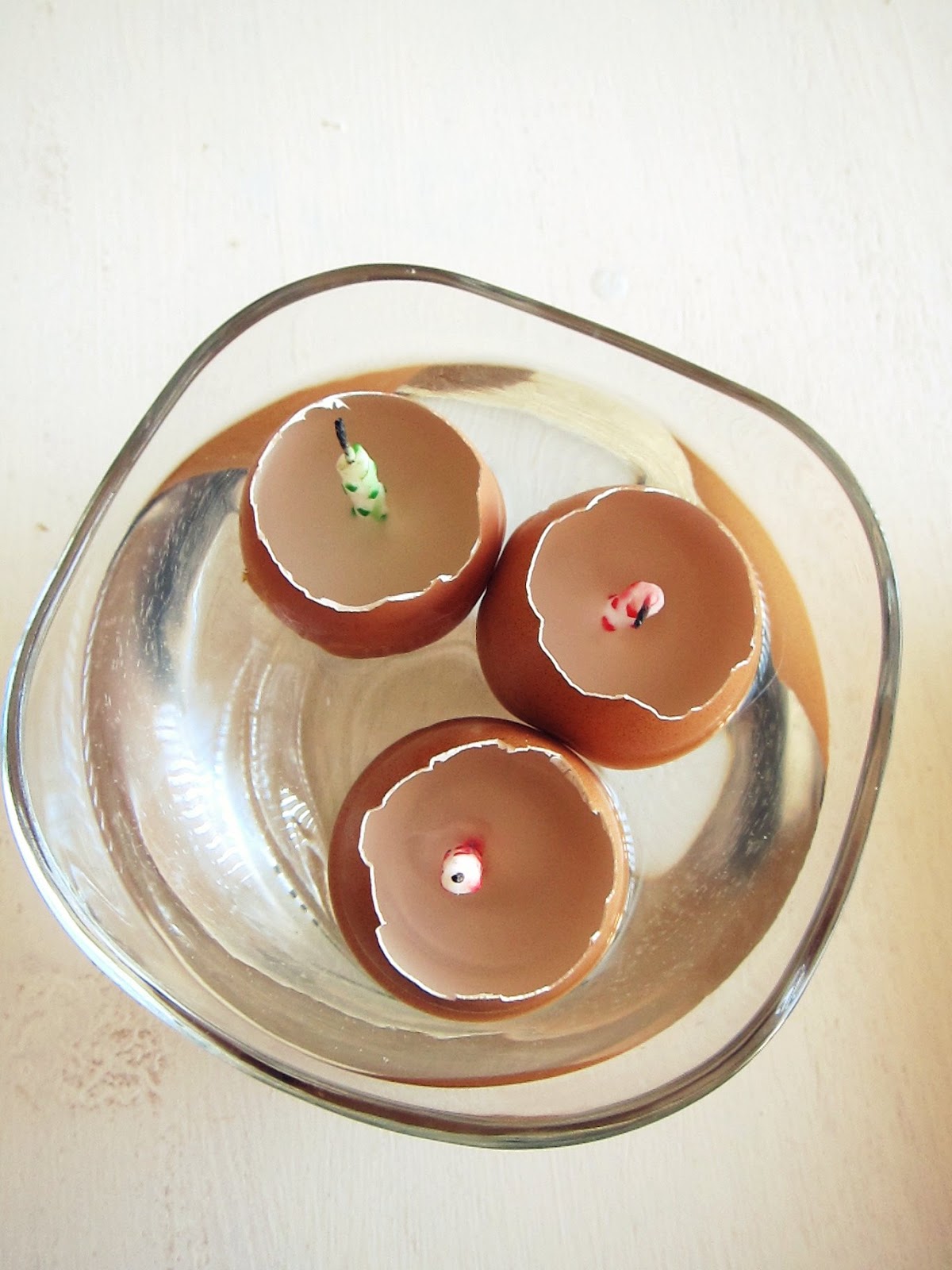 ECO MONSTER: Egg Shell Candle Tutorial