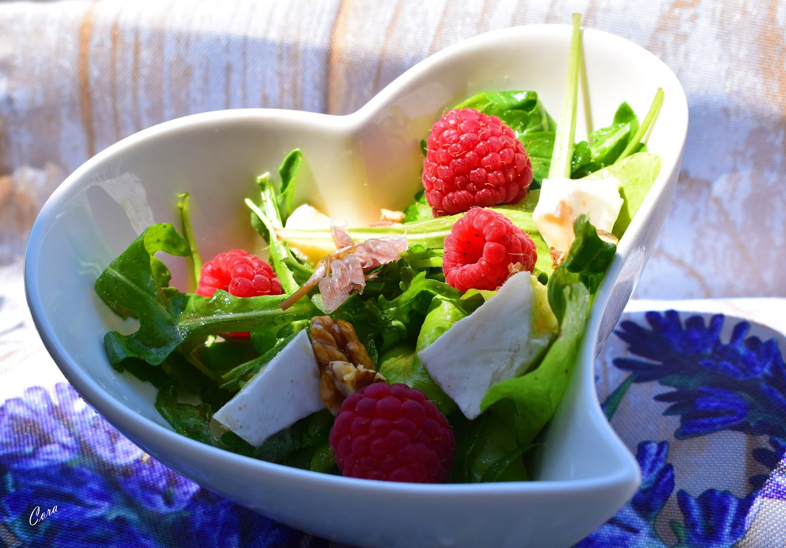 ღ Salata od radiča, rukole s malinama orasima i sirom