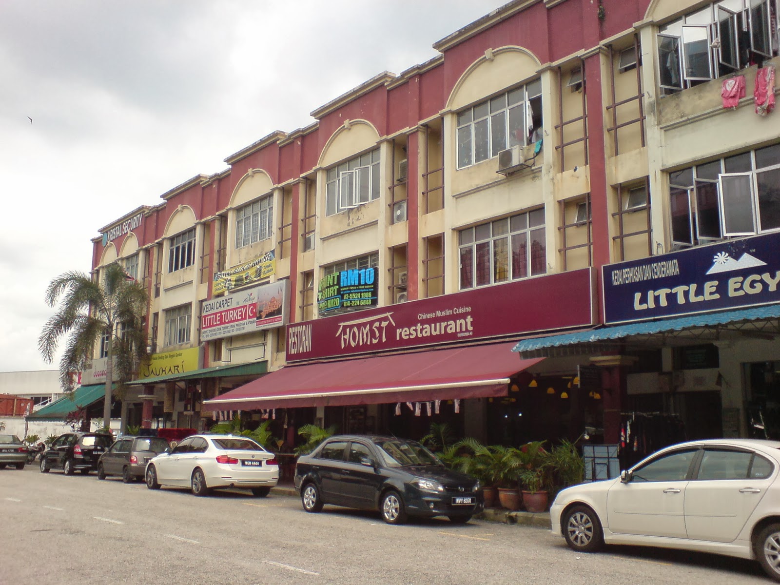 Thesis Hidup: Makan tengah hari di Homst Restaurant, Shah Alam