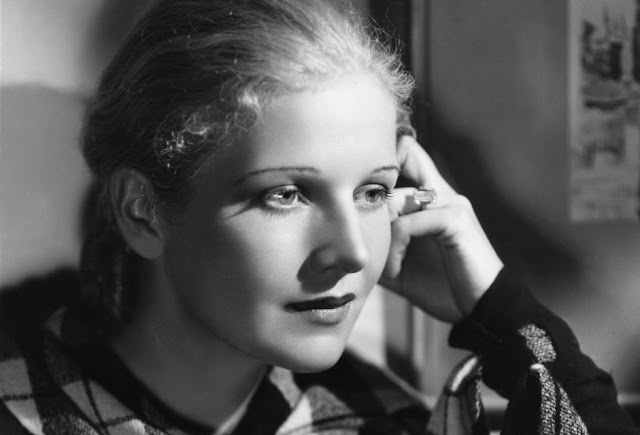 It's The Pictures That Got Small ...: THE MONDAY GLAMOUR 15!