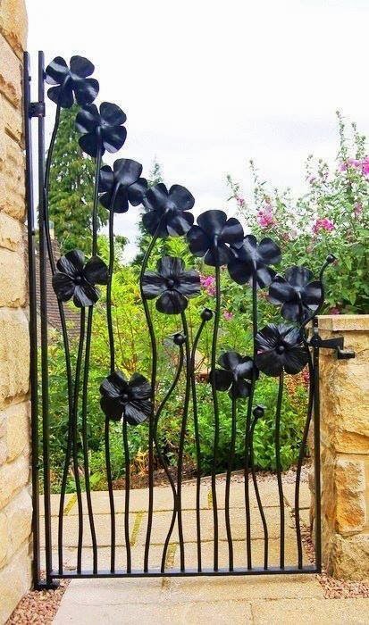 Dream Decorators: Metal Flower garden Gate