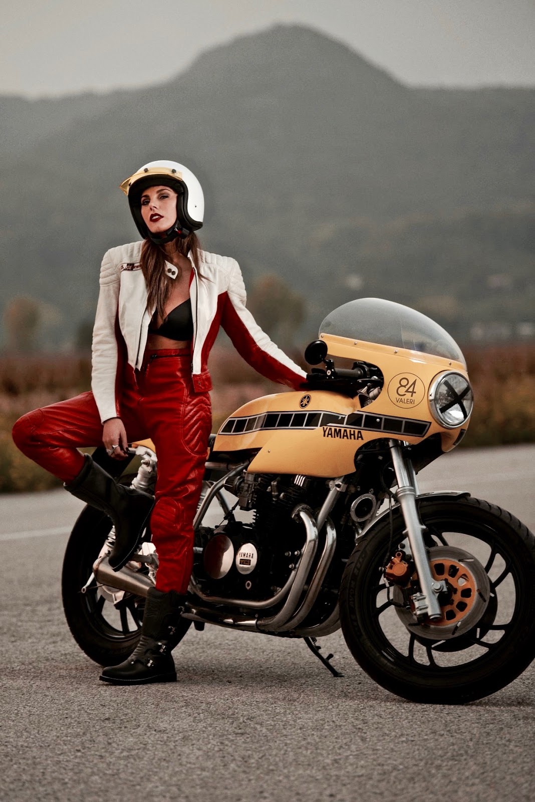 Alice and the XJ - Inazuma café racer