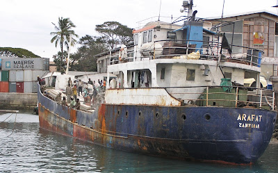 East African Notes and Records: DOCKERS IN MALINDI PORT, ZANZIBAR