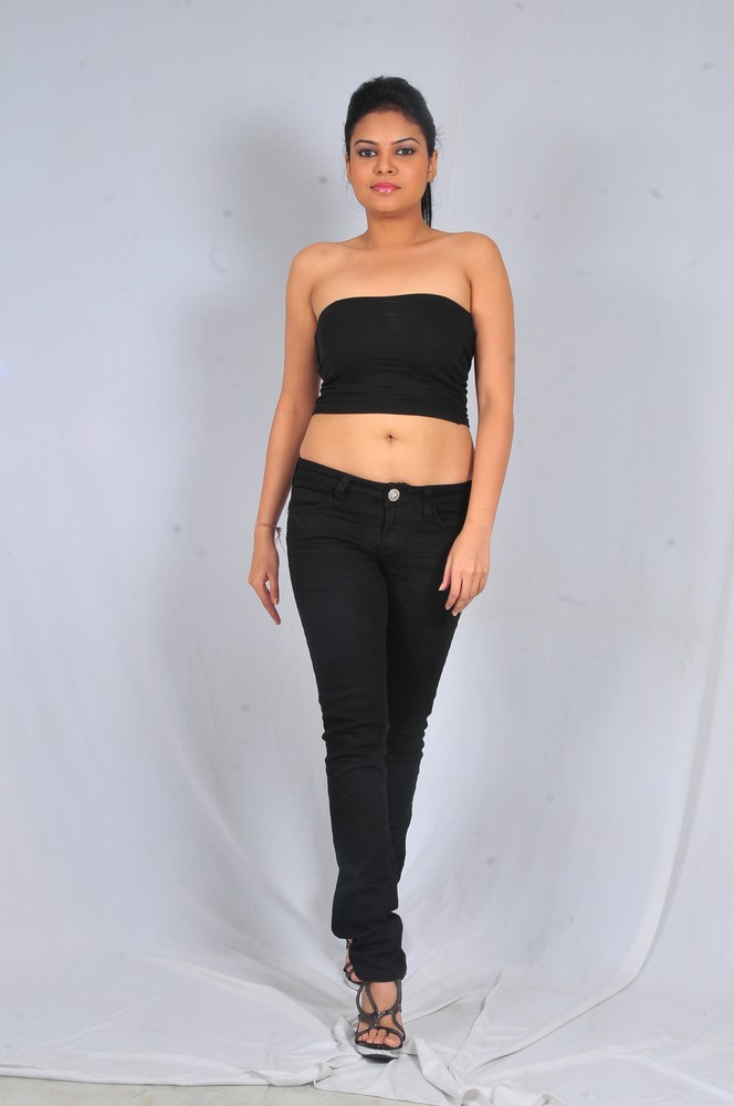 Hot Photo session of Deepali Purohit